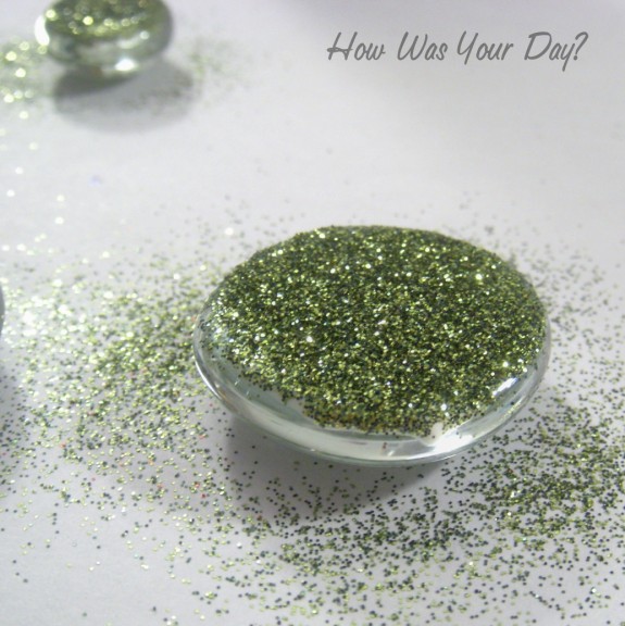 How to Make Glitter Glass Marble Magnets