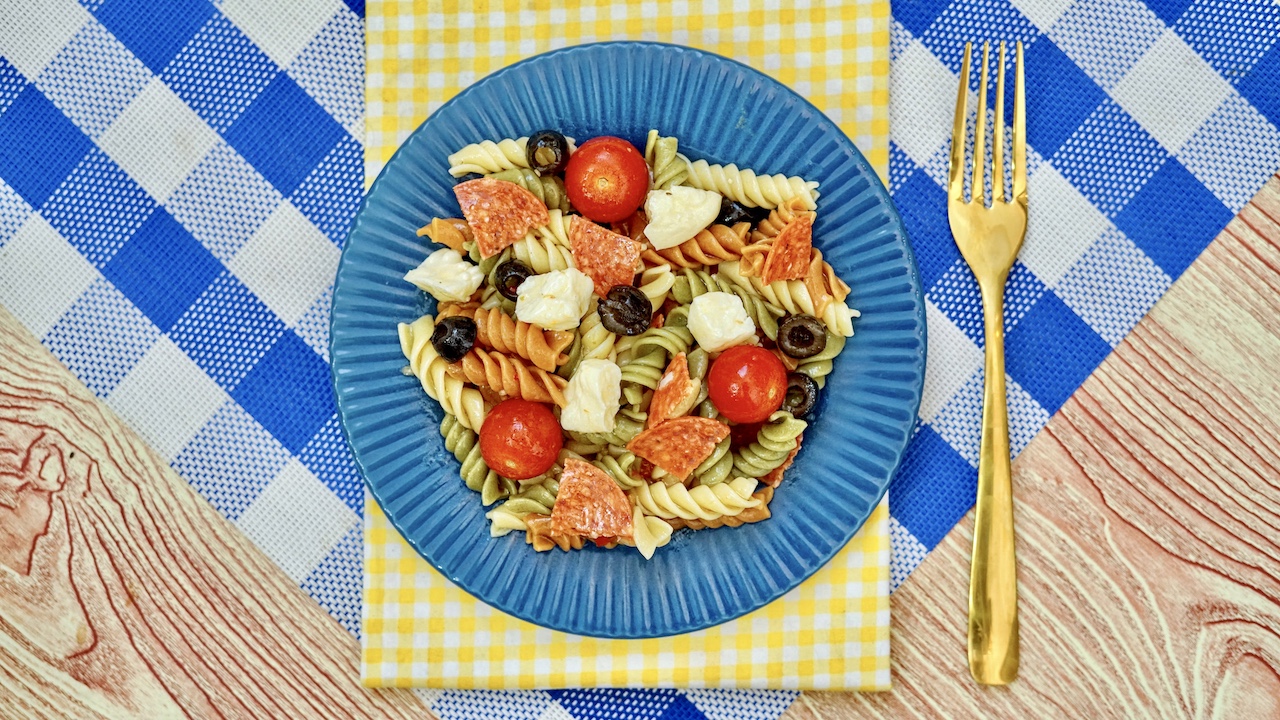 Zesty Italian Pasta Salad with Pepperoni and Cheese Curds