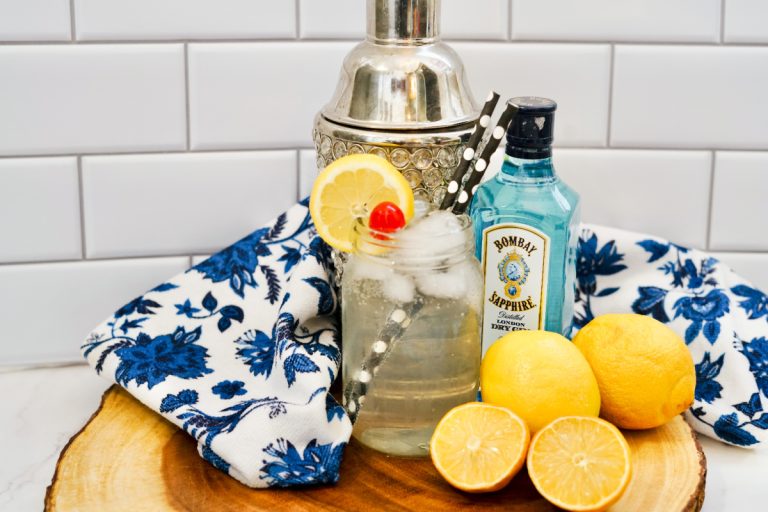 The Classic Tom Collins: A Refreshing Gin-based Cocktail for Summer