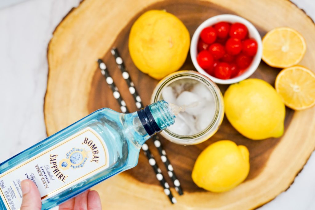 The Classic Tom Collins: A Refreshing Gin-based Cocktail for Summer