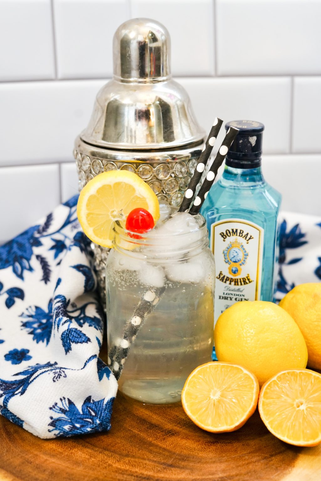 The Classic Tom Collins: A Refreshing Gin-based Cocktail for Summer